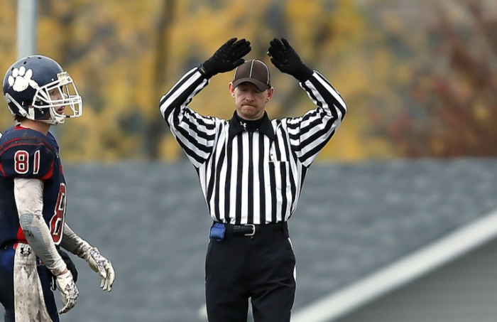 アメフトのレフリータイムアウトの意味と審判のシグナル | SECOND EFFORT（セカンド エフォート